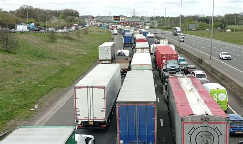 M1 Traffic Latest Three Lanes Closed After Crash Cars Stuck In