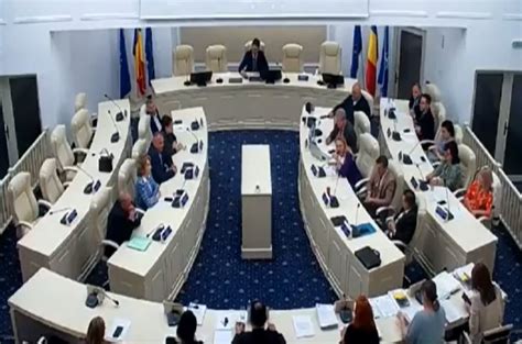 Primarul Focșaniului încearcă din nou să obțină bani pentru spectacole