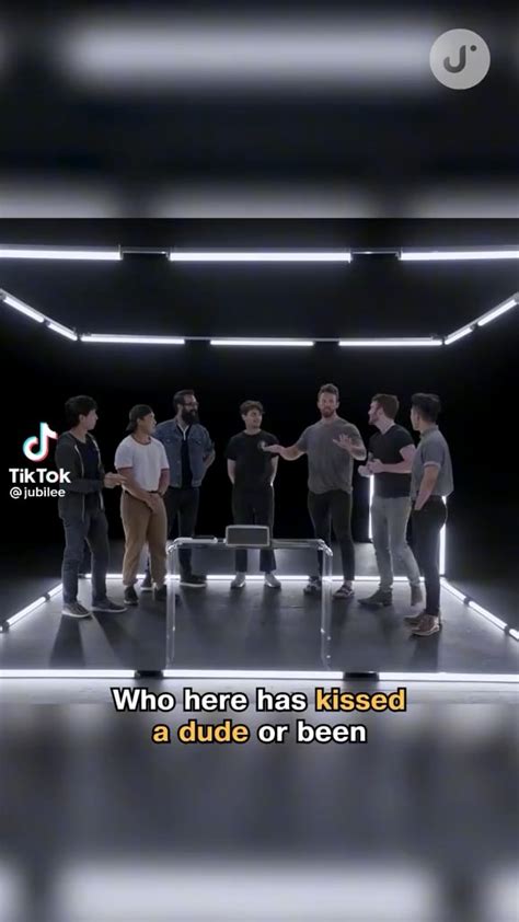 Kissing Dudes Rsuddenlygay