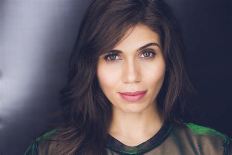 Dominicana Diana Pou Recibe Galardón En Los Premios Hola 2022