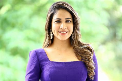 అత్తారింట్లో ఎలా ఉందో చెప్పిన మెగా కోడలు లావణ్య త్రిపాఠి