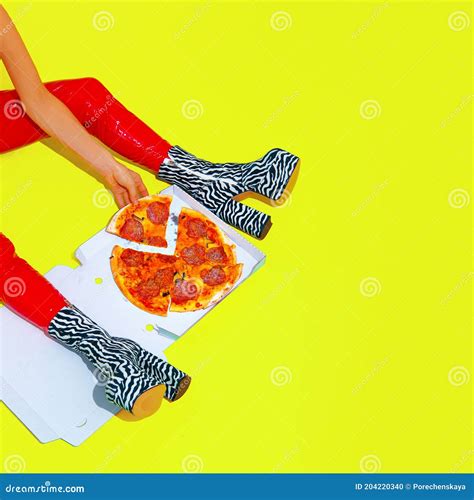 Fashion Fast Foot Creative Design Minimal Art Pizza Addict Girl Food