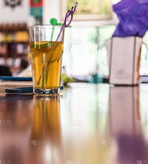 柠檬茶配苏打水健康饮用水