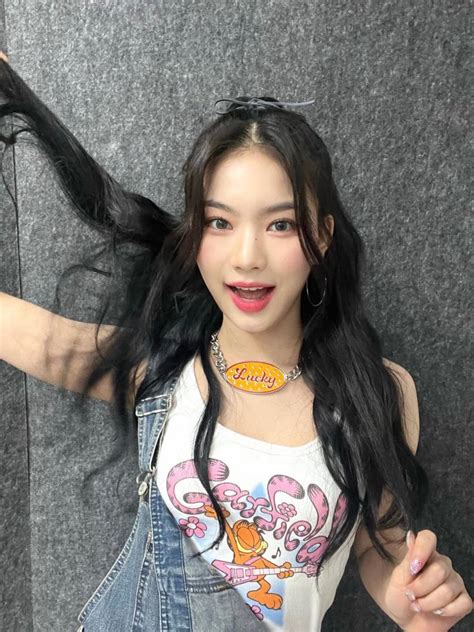 스테이씨 아이사 Sns