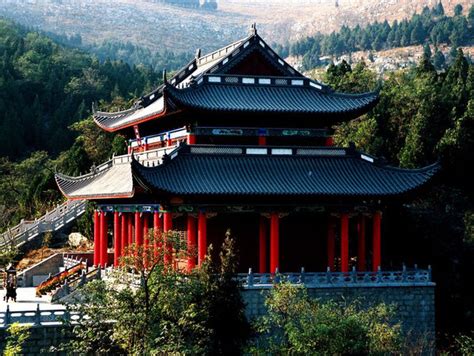 峄城旅游景点 峄山风景区 大山谷图库