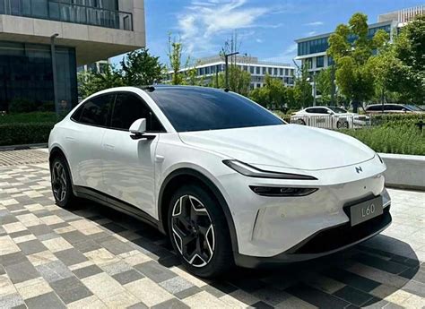 相对保守稳重的配色，乐道l60白色版实拍图曝光车家号发现车生活汽车之家