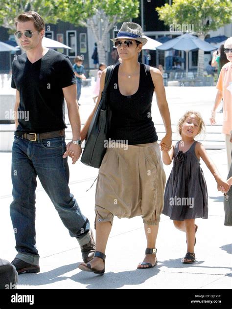 Olivier Martinez Halle Berry And Nahla Ariela Aubry Halle Berry