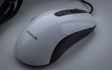 Nixeus Revel Review Gaming Mice