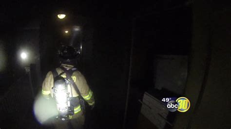 Fresno Firefighters Help Residents Escape From Apartment Fire Abc30