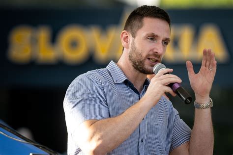 Milan Uhrík EÚ Chce Zaviesť Bruselskú Výchovu Aby Jej Vyrastali Malí