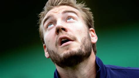 Никлас Бендтнер счупил челюстта на таксиметров шофьор в Копенхаген Стадион БНР Новини