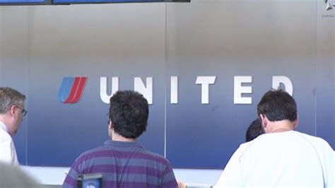 United Flight Diverted To Remote Midway Island Due To Odor Fox 59