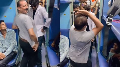 Viral Video ट्रेन में चचा कर रहे ऐसा डांस कि पूरी बोगी देख हो गई फैन