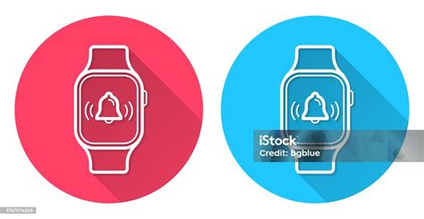 벨이 울리는 스마트워치 알림 빨간색 또는 파란색 배경에 긴 그림자가 있는 둥근 아이콘 개념에 대한 스톡 벡터 아트 및 기타 이미지 개념 그림자 기민 Istock