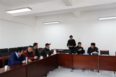 西安市交通警察支队长安大队环山路中队来学院签订交通安全责任书 西安明德理工学院