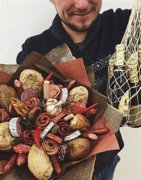 Мясной букет букет из мяса meat bouquet | Букет из бутылок, Съедобные ...