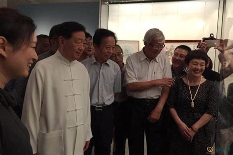 薄施淡染陈扬龙醴陵釉下五彩瓷技艺传承展今日在国家博物馆隆重开幕