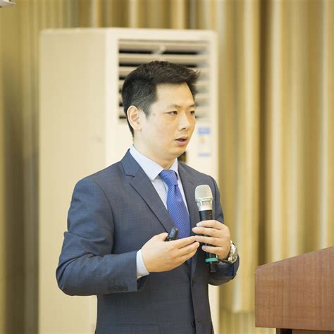 商学院成功召开首届《中国金融业人才管理实践白皮书》发布会暨论坛 中央财经大学商学院