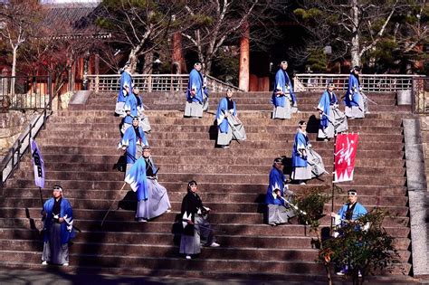 金戒光明寺様にて松平容保公忌 壬生寺様にて隊士慰霊祭 西雲院様にて會津藩士慰霊供養 関西を中心に慰霊活動や市中応援巡察などのしております新選組