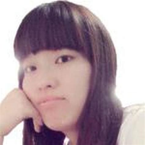 我宝宝3个月大，这样吃母乳要注意什么嘛？需要买腹泻奶粉喝吗？