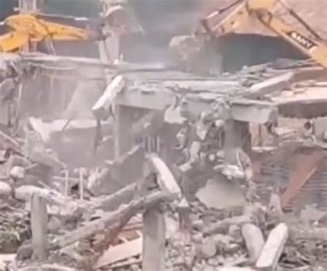 एक्शन में चंद्रबाबू नायडू जगनमोहन रेड्डी का केंद्रीय पार्टी कार्यालय