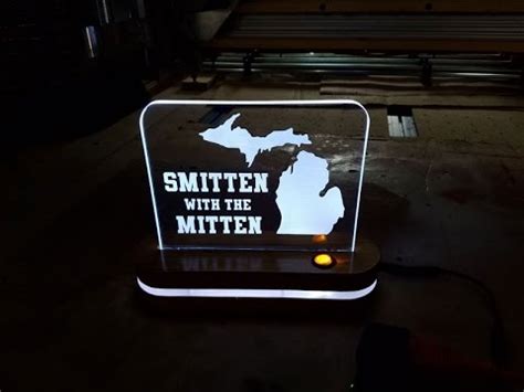 Led Edge Lit Acrylic Signs On The Cnc Youtube