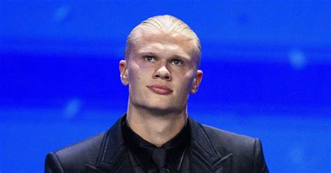 ‘52골 폭풍 홀란드 Uefa 올해의 선수 수상 ‘메시 제쳐