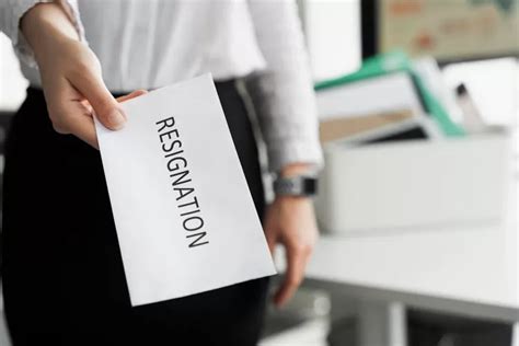 Karyawan Swasta Yang Resign Wajib Menerima Uang Pisah Dari Perusahaan