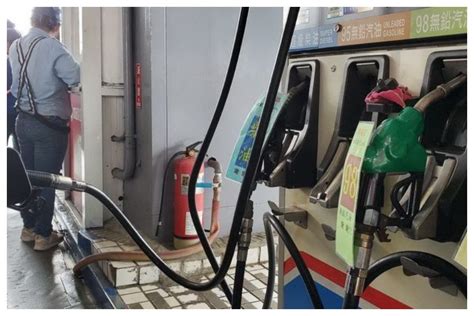 國內油價雙漲！ 87起汽、柴油各調漲02元 新頭條 Thehubnews