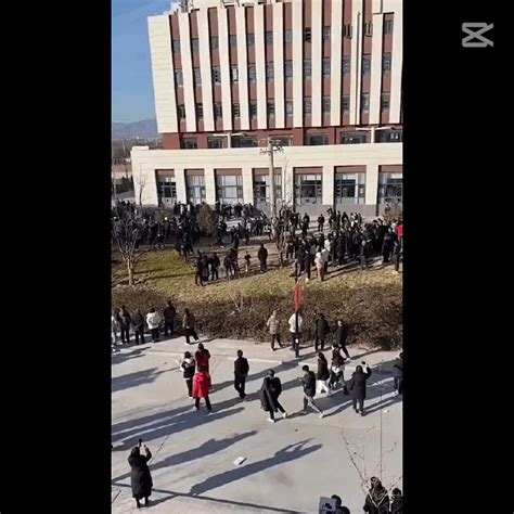 ကျောင်းသားတစ်ဦး သေဆုံးခဲ့လို့ လူထုအုံကြွမှုကို တရုတ်အာဏာပိုင်တွေ အကြမ်းဖက်နှိမ်နင်း Youtube