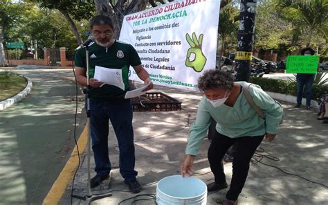 Se Manifiestan Contra Revocación De Mandato Desde El Balcon