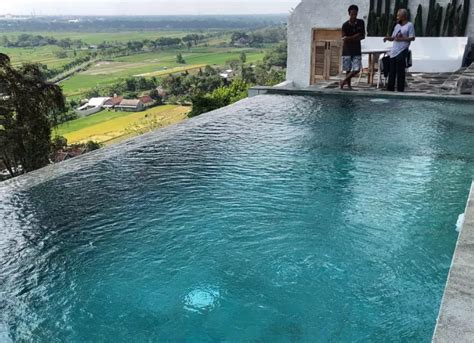 5 Jenis Batu Alam Kolam Renang Yang Unik Dan Menawan Dwikarya Pool