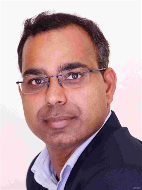 Dr Muralidharan Venkatesan Orthopaedic Adyar Chennai Drlogy