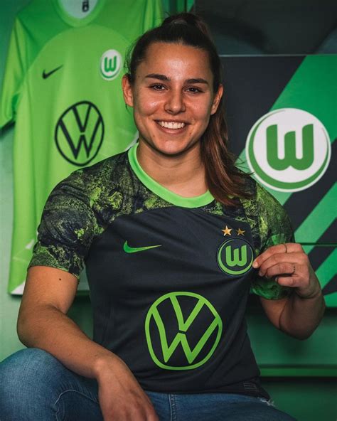 Extra Time Indonesia On Twitter RESMI Wolfsburg Merilis Jersey