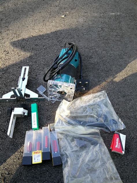 Makita Router Furniture And Home Living Home Improvement And Organisation Home Improvement Tools