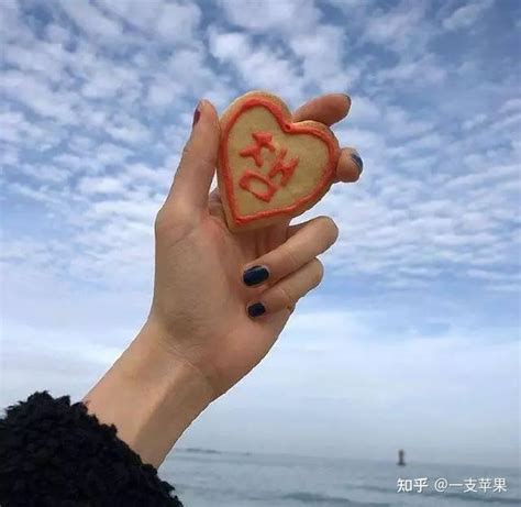 朋友圈封神的短句文案：你飞散成春天 知乎