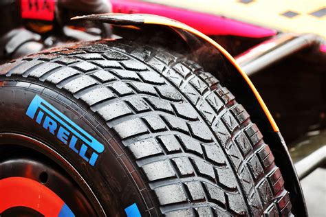 ピレリf1、イモラで新しいウエットタイヤを導入へ。性能を強化し、タイヤブランケットは不要に Autosport Web