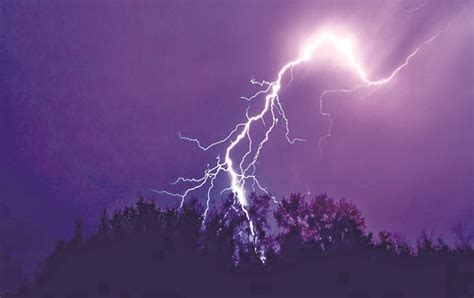 အိန္ဒိယနိုင်ငံ၌ လွန်ခဲ့သော ၂၄ နာရီအတွင်း မိုးကြိုးပစ်ခတ်မှုကြောင့် ၁၇