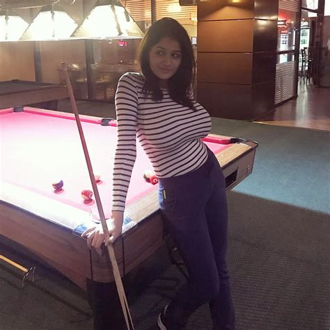Billiard Girl R 2busty2hide