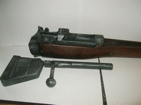 Stl File Lee Enfield Reciever Wall Hanger Prop・3d Print Model To