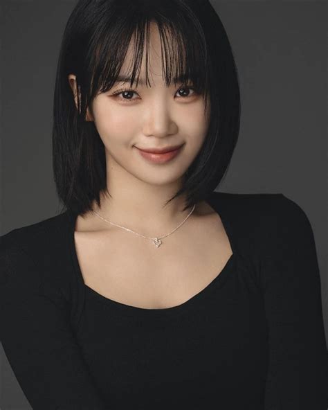 Le Sserafimチェウォンのエロ画像。美腹筋とフェラ顔 芸能人のエロ画像 最新まとめ