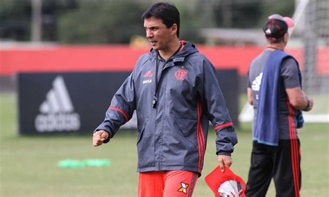 Com Futuro De Zé Ricardo Indefinido Flamengo Enfrenta O Cruzeiro