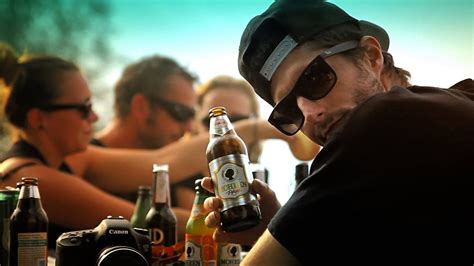 Penetrante Sorte - I suf (Mohrenbräu) (Official Video HD) - YouTube