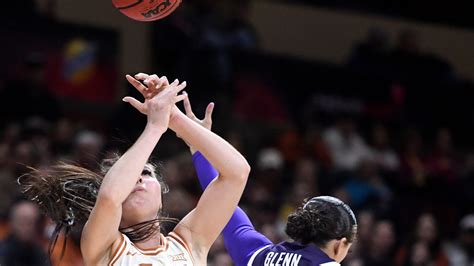 Texas Beats Kansas State In Big 12 Basketball Tournament Quarterfinals