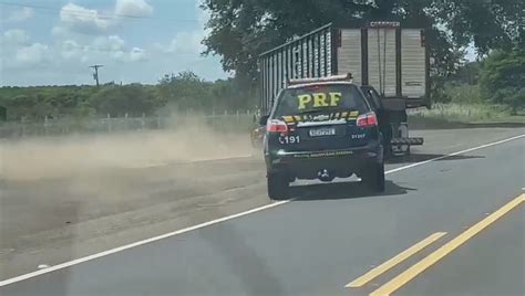 Veja o vídeo da perseguição da PRF a caminhão de Ji Paraná RO roubado