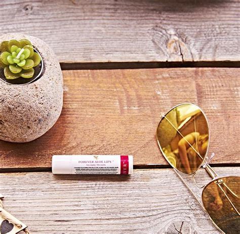 Гігієнічна Помада Алое Ліпс | Forever Living Products