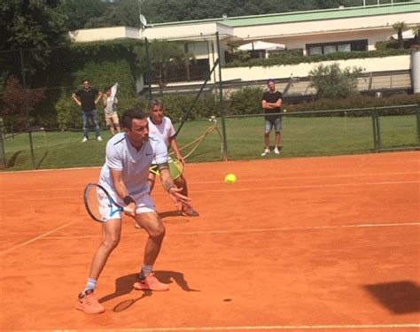 Tennis Lex Capitano Del Milan Paolo Maldini Si Qualifica In Torneo