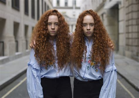 Portraits Of Identical Twins Reveal Their Similarities And Differences My Modern Met