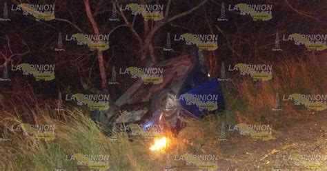 Dos Personas Lesionadas En Volcadura