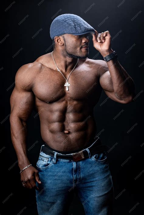 Premium Photo African American Bodybuilder Man With Shirtless